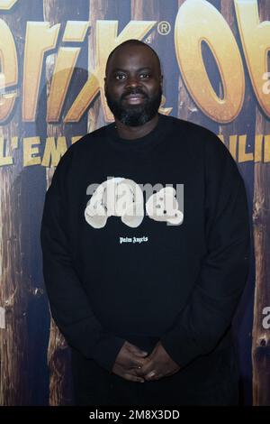 L'AISS Doumbia assiste à l'Astérix et Obelix: Première de l'Empire du ...