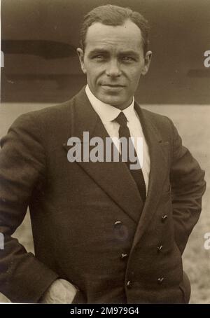 Sqn LDR Herbert John Louis Hinkler, AFC, DSM, RAAF, 1892-1933, Le ...