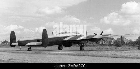 Avro Lincoln B Mk.2 G-APRJ à l'aéroport de Southend. Ex Royal Air Force ...