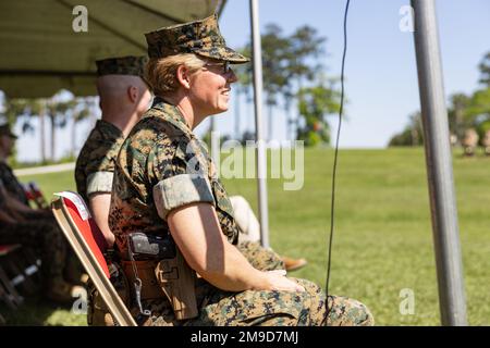 ÉTATS-UNIS Le colonel Karin R. Fitzgerald, commandant entrant du ...