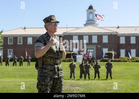 ÉTATS-UNIS Le colonel Karin R. Fitzgerald, commandant entrant du ...