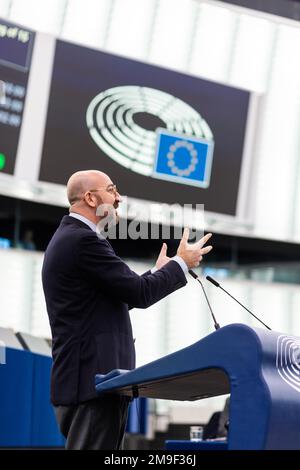 18 janvier 2023, France, Straßburg: Marc Angel (M) accepte les ...