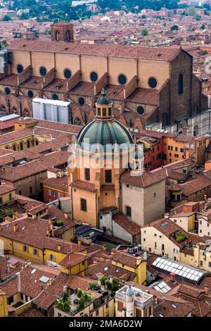 La ville de Bologne vu de la tour Asinelli, Bologne, Emilie-Romagne ...