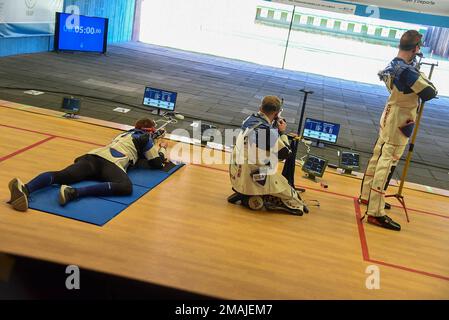 Le sergent d’état-major Patrick Sunderman, le sergent Ivan Roe et le ...