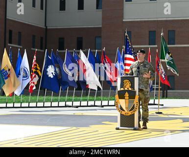 Major général Patrick B. Roberson, commandant, États-Unis L'Armée John ...