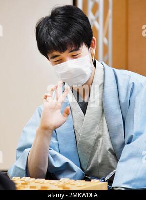 20-year-old Sōta Fujii (R), a Japanese professional shogi player ranked ...
