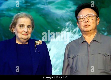 FILE - In this Oct. 1, 2000, file photo, the closing ceremony fireworks ...