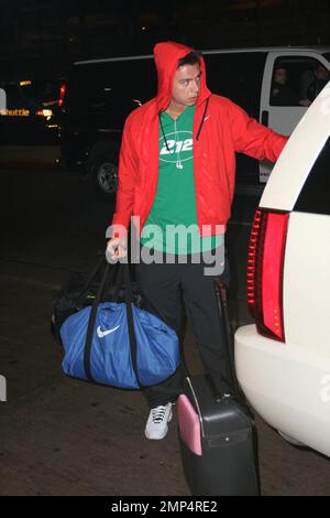 Serena Williams arrive à LAX avec un pal. La star du tennis portait un ...