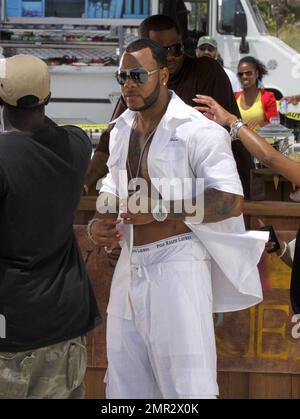 Le rappeur Flo Rida filmant un clip pour son nouvel album R.O.O.T.S. Le ...