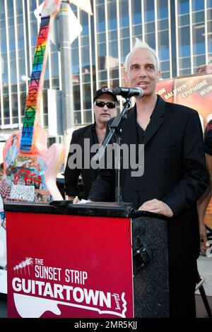 John Heilman, maire de West Hollywood, lors du dévoilement officiel de ...