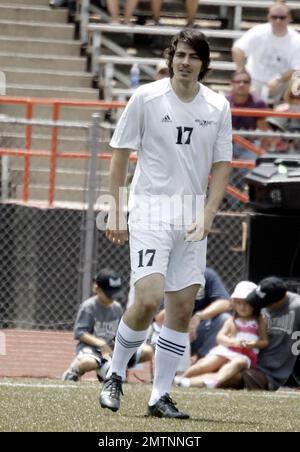 La star Superman Brandon Rath assiste au Soccer for Survivors, un ...