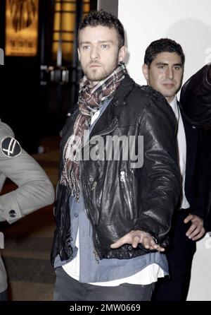 Le chanteur Justin Timberlake assiste à la finale 'TRL' de MTV. 'TRL' a ...