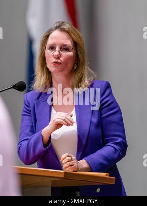 LA HAYE, PAYS-BAS - JANVIER 24 : Fleur AGEMA de PVV pendant l'heure des ...