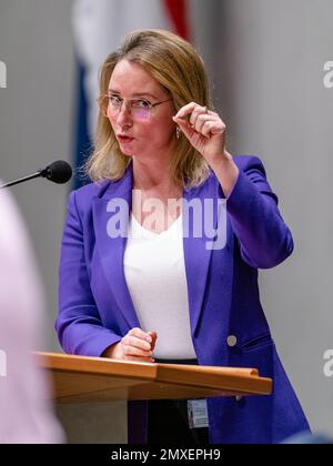 LA HAYE, PAYS-BAS - JANVIER 24 : Fleur AGEMA de PVV pendant l'heure des ...