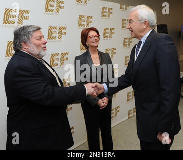 From left to right, Steve Wozniak, Co-Founder of Apple, Julia Gillard ...