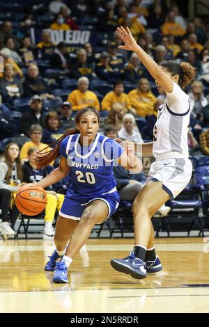 Toledo guard Jayda Jansen (12) shoots past Iowa State guard Maggie ...