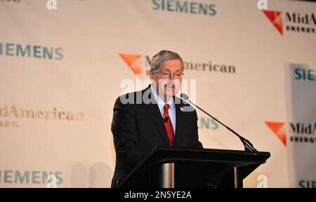 IMAGE DISTRIBUTED FOR SIEMENS ENERGY - Iowa Governor Terry Branstad ...