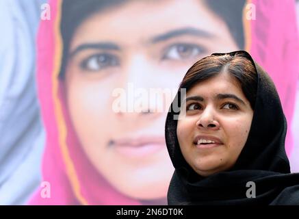 Malala Yousafzai, la 16 ans, défenseur de l'éducation des filles qui a ...
