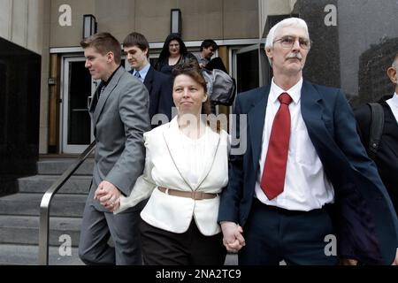 David Stone Sr., right, Tina Stone, David Stone Jr., and Joshua Stone ...