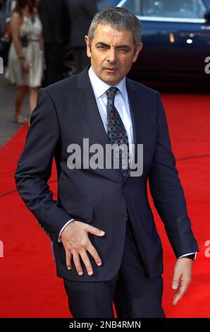 Rowan Atkinson arrive à la première UK de Johnny English, le retour ...
