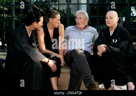 Actor Richard Gere, center, discusses Tibetan Buddhism with, from left ...