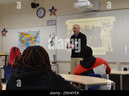 Suffolk, Virginie (14 décembre 2022). Matthew Headrick, un éducateur ...