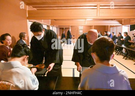 Hatsugamashiki, the first tea ceremony of the new year, of the Urasenke, one of the San-Senke ...