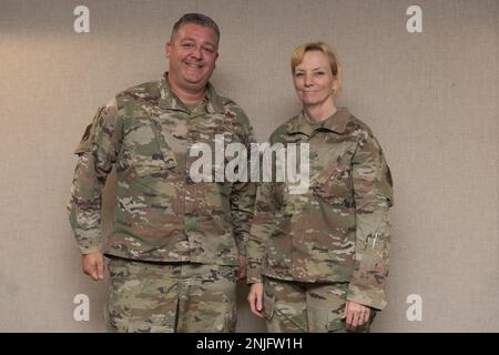 Brig. Le général Toni Lord, commandant de la composante aérienne de la ...