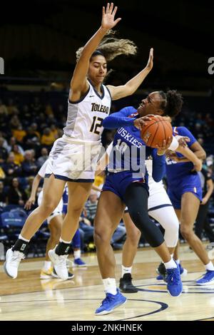 Toledo guard Jayda Jansen (12) shoots past Iowa State guard Maggie ...
