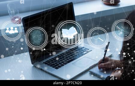 Système de gestion des documents (DMS) en cours de configuration par un ...