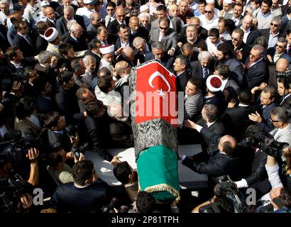 Some thousands of people attend the funeral of Osman Ertugrul Osmanoglu ...