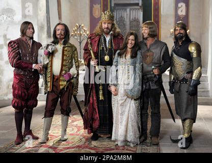 Die Schauspieler Til Schweiger (Ritter Lanze), links, Julia Dietze ...