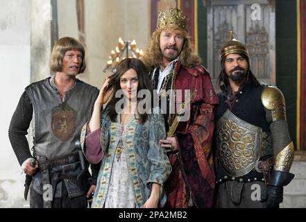 Die Schauspieler Til Schweiger (Ritter Lanze) und Julia Dietze ...