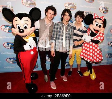 Jonas Brothers Disney Channel Games à Walt Disney World- Tapis Rouge ...