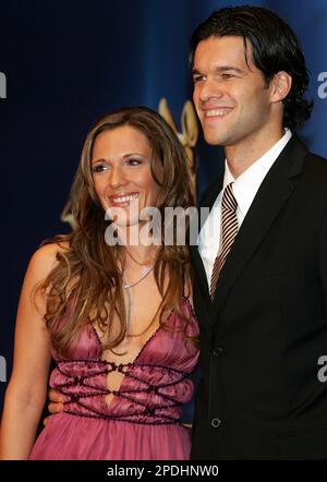 Fussball-Nationalspieler Michael Ballack, rechts, und seine Ehefrau ...