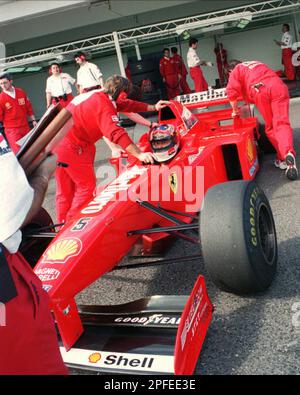 1997 L'Allemand Michael Schumacher Ferrari F310B Monaco GP 1ère Photo ...