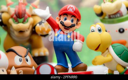 MOSCOU, RUSSIE - 08 septembre 2022: Super Mario Bros figure personnage ...