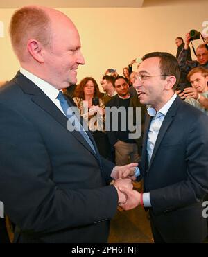 26 mars 2023, Hesse, Francfort-sur-le-main: Le vaincu Uwe Becker (CDU ...