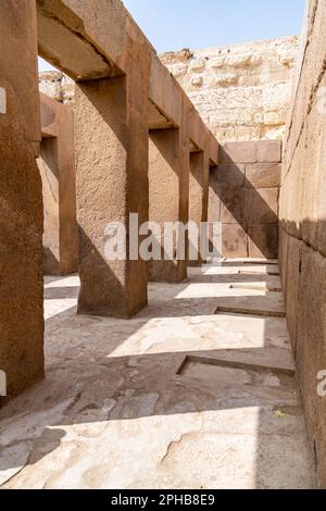 Le Temple de la Vallée de Khafre aux pyramides de Gizeh en Égypte Photo ...