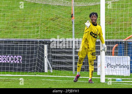Gardien de but Matthieu Epolo (40) de Standard photographié lors d'un ...