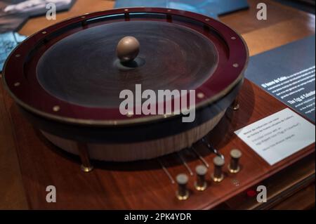 Moteur à induction avec rotor en forme d'oeuf (Egg of Colombus ...