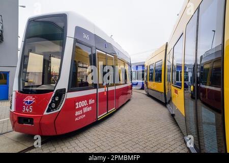 Wien, Alstom, Prästation der 1000. Straßenbahn von Alstom (füher ...