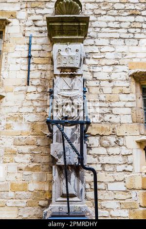 Cour du château. Het Steen est une forteresse médiévale située dans la ...
