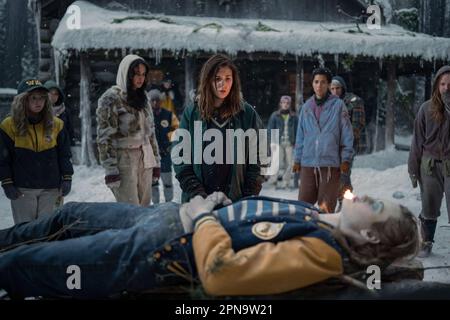 YELLOWJACKETS, de gauche à droite : Jenna Burgess, Liv Hewson, Nia ...