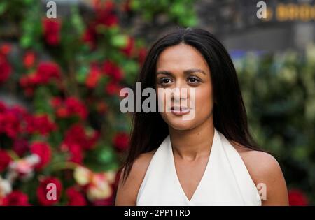 Amy-Leigh Hickman participe à la première mondiale du spectacle Netflix ...