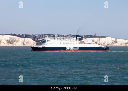 White Cliffs of Dover,and,Another,DFDS Ferry,direction,Douvres depuis ...
