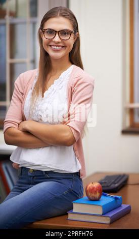 L'enseignement est le plus important des professions. Une belle jeune ...