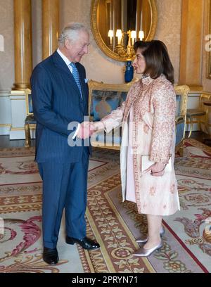 Le roi Charles III reçoit le lieutenant-gouverneur de la Saskatchewan ...