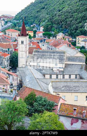 Vue depuis le forte San Giovanni, un fort espagnol situé sur la colline ...