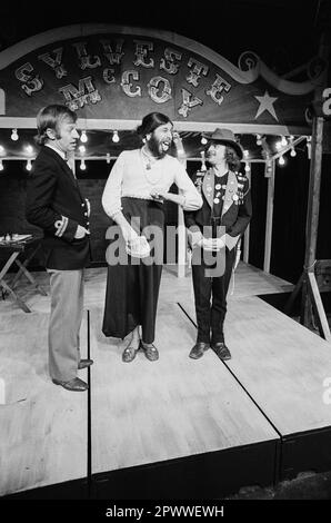 l-r: Sylveste McCoy, Marcel Steiner, Terence Frisby dans SYLVESTE ...